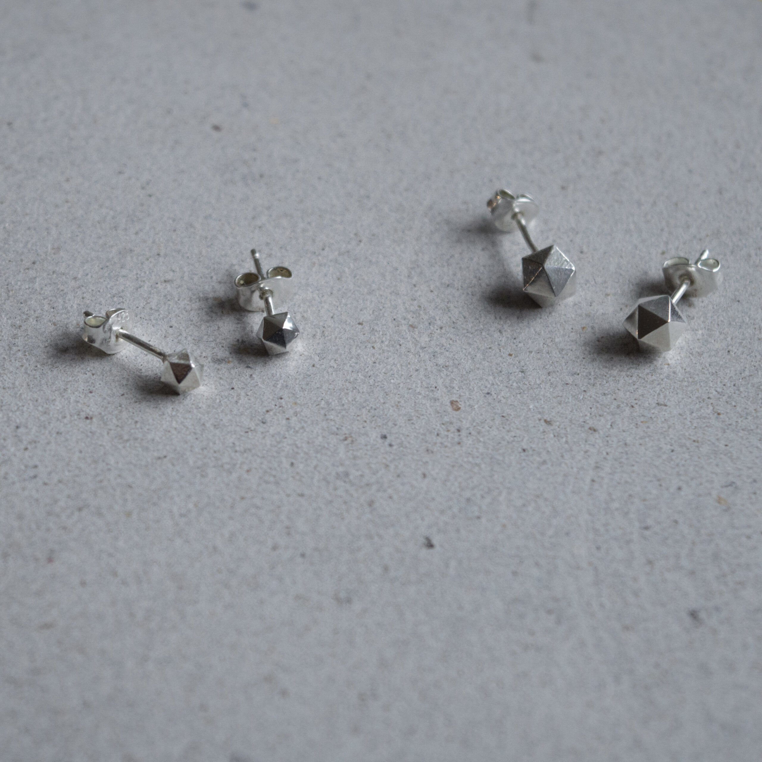 GEOM Mini Earrings - Daen Juweelontwerp